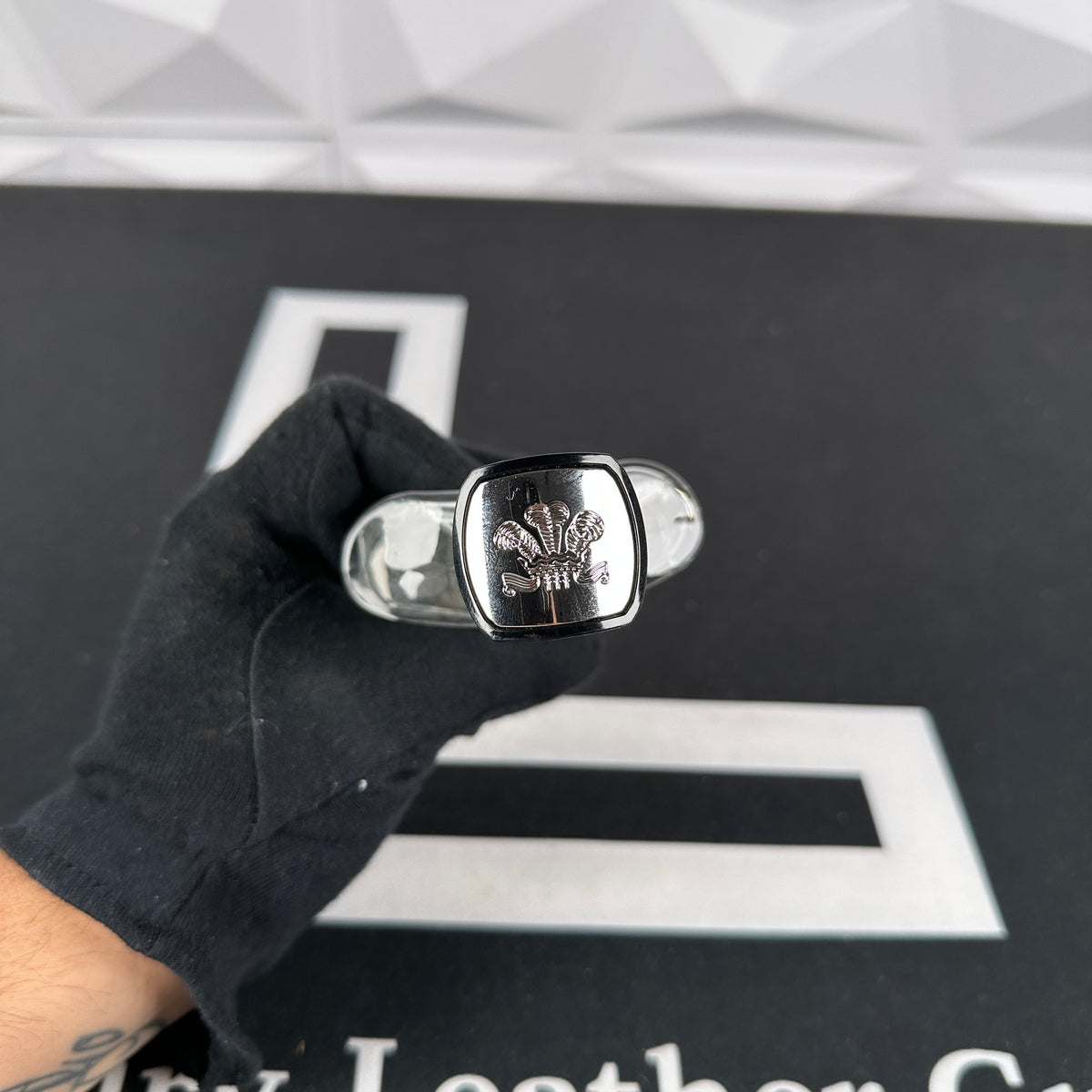 Creed Aventus 100ML (Plastic Black/Silver Cap) – Luxury Leather Guys